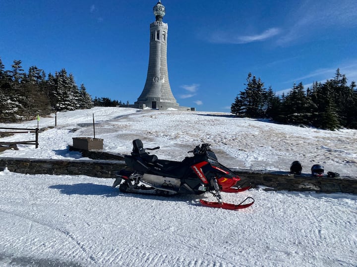Winter Wonderland
15 Minutes To Jimmy Peak - Pontoosuc Lake, MA