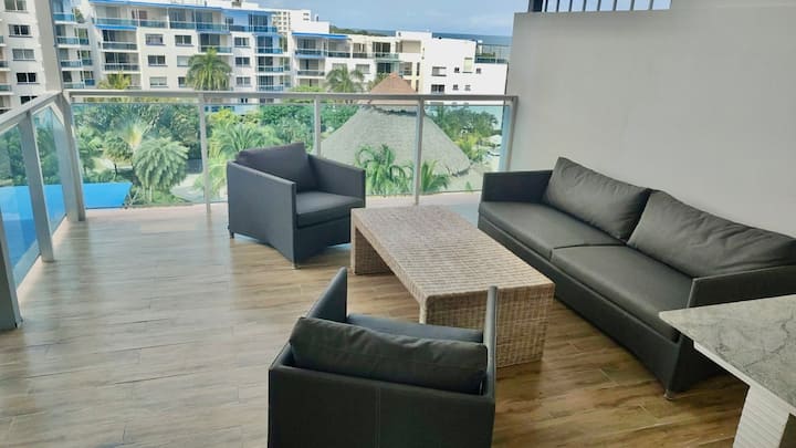 Penthouse Nikki Es Playa  At  #242 - Panama
