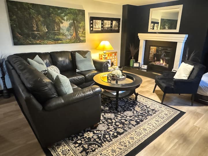 2 Bedroom, King Primary Suite, 3 Beds, Ac, W/d - Vancouver Island