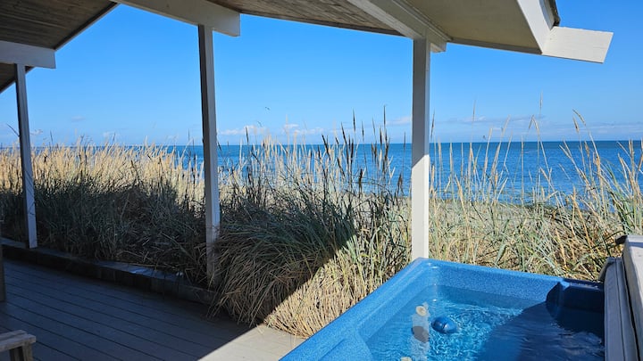 Cozy Beachfront Cabin W/hot Tub | Experience Onp - Sequim, WA