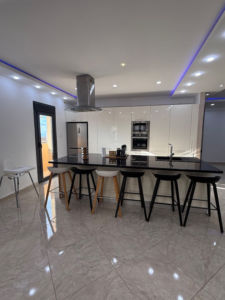 Magnifique Appartement Spacieux F5 De 198m Carré - Oran