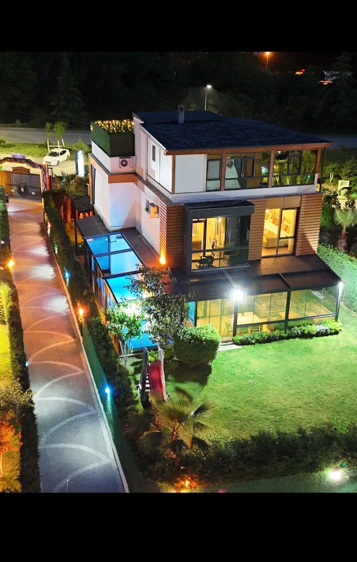 Isıtmalı Kapalı Havuzlu Muhafazakar Villa Otel - Sapanca