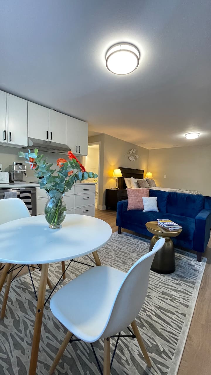 Bright & Spacious - Private Suite - Woodinville, WA