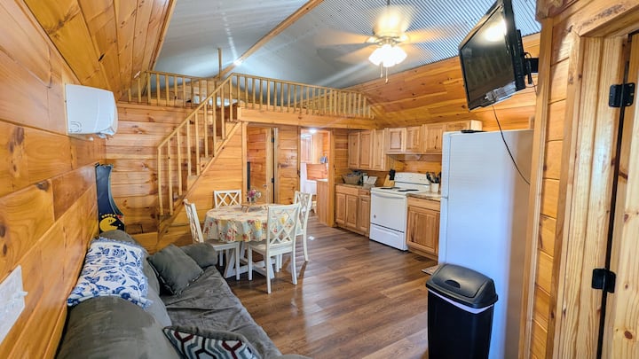 Southern Charm
Small House In Tiny Home Community - Village Creek State Park, Wynne