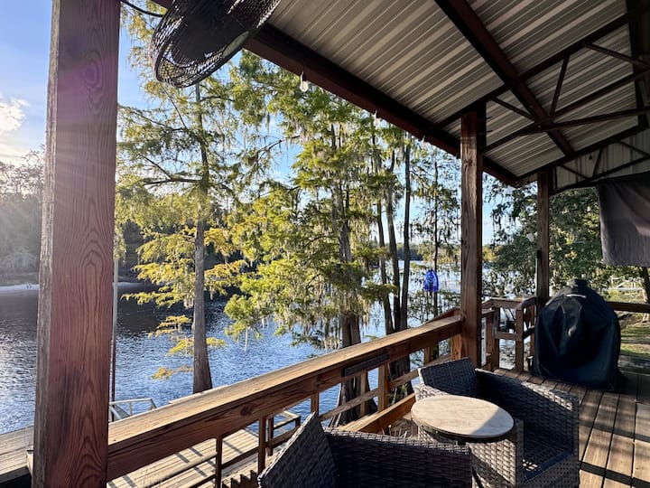 Waterfront Home W/ Dock – Near Branford Farm Stand - Branford, FL