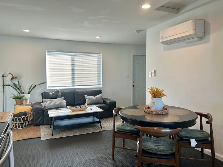 Remodeled Modern 2-bedrooms Rental Unit - San Diego