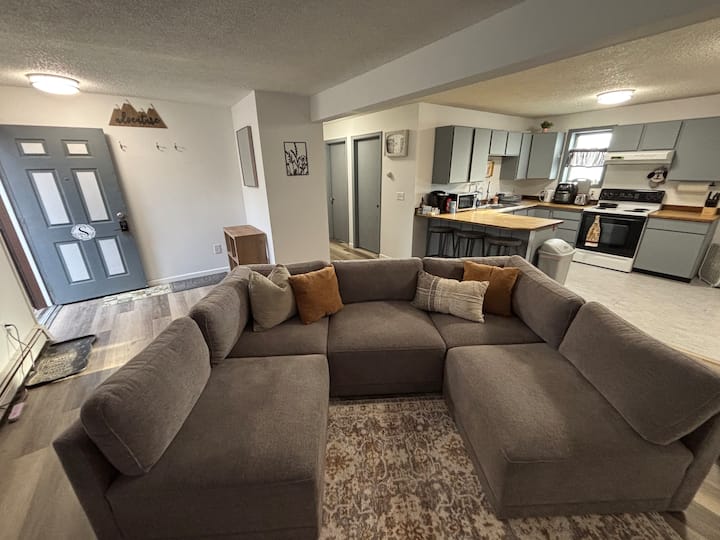 Comfy 2br Lower Flat — Deck, Wi-fi, Walkable - Fairbanks, AK