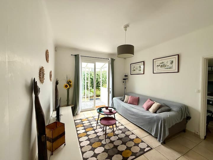 Agréable T2 Calme à 10 Min De L'aéroport - Ibis Budget Nantes Reze Aeroport