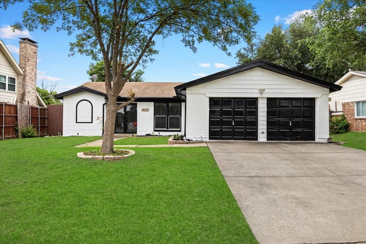 Just Updated! 10min To Dfw Airport, Fam-friendly - Grapevine, TX