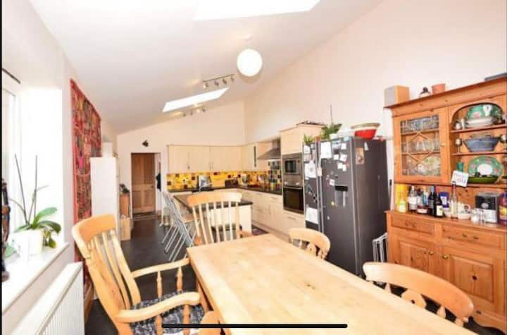 Double Roomortho Mattress Close Tosvr/hosp/station - Bewdley