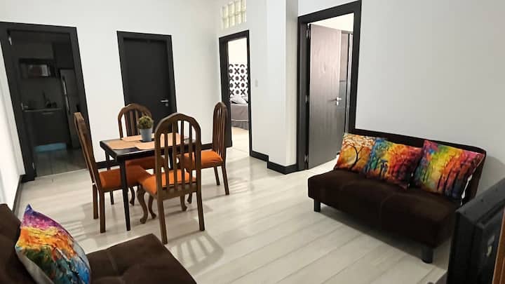 Apartamento Moderno En Edificio Histórico - Guatemala