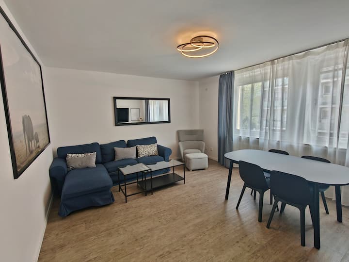 2 Br | Central | Perfect For Families & Business - Düsseldorf