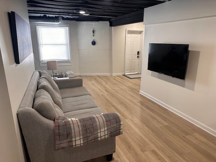 Coming Soon - Private Apartment, Walk Out Basement - Kansas City, MO