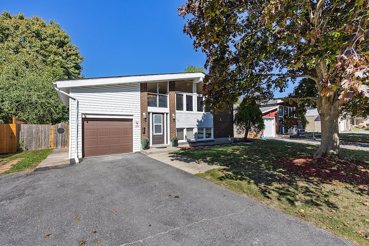 4 Bedroom Full House With 4 Car Parking. - Kingston