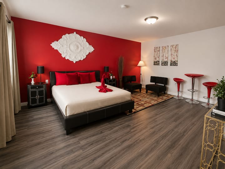 Spacious 1 Bedroom Studio With Private Bath & Kitchenette - Las Vegas, NV