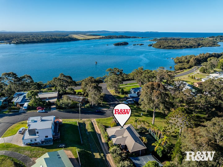 South Coast Getaway Moruya Heads River & Beach - Moruya