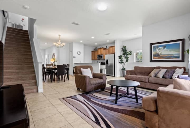 5 Bedrooms / 4 Bathrooms Paradise Palms (8981 Cp) - Lake Buena Vista
