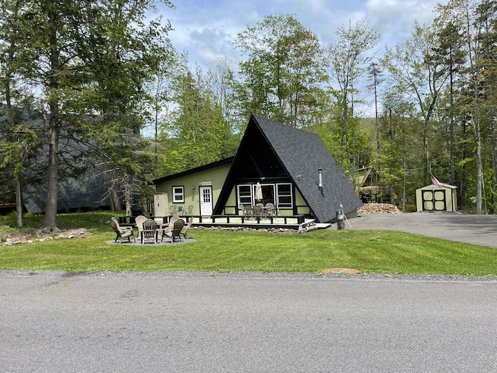 Cozy And Close - Walk To Hunter Mtn. Base Lodge! - Tannersville, NY