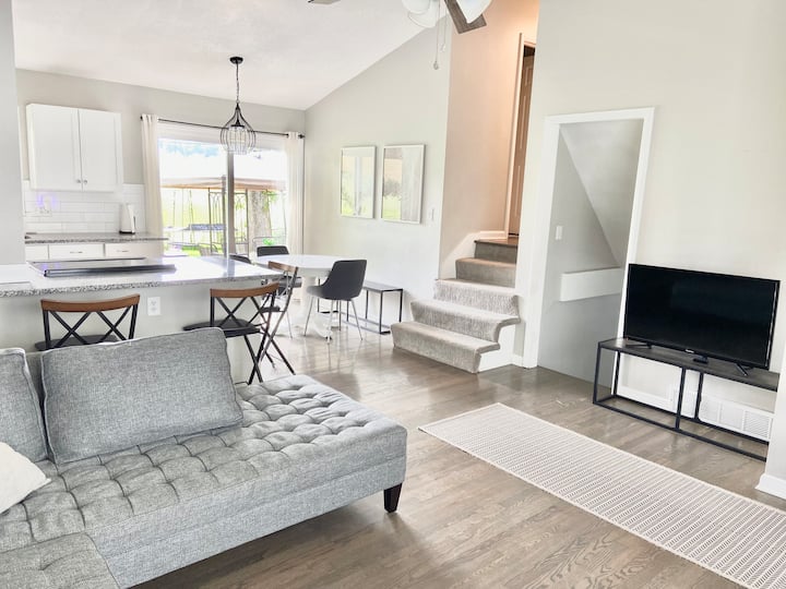 Peaceful, Clean, 3bed/ 2ba W/yard! Family Friendly - Gladstone, MO