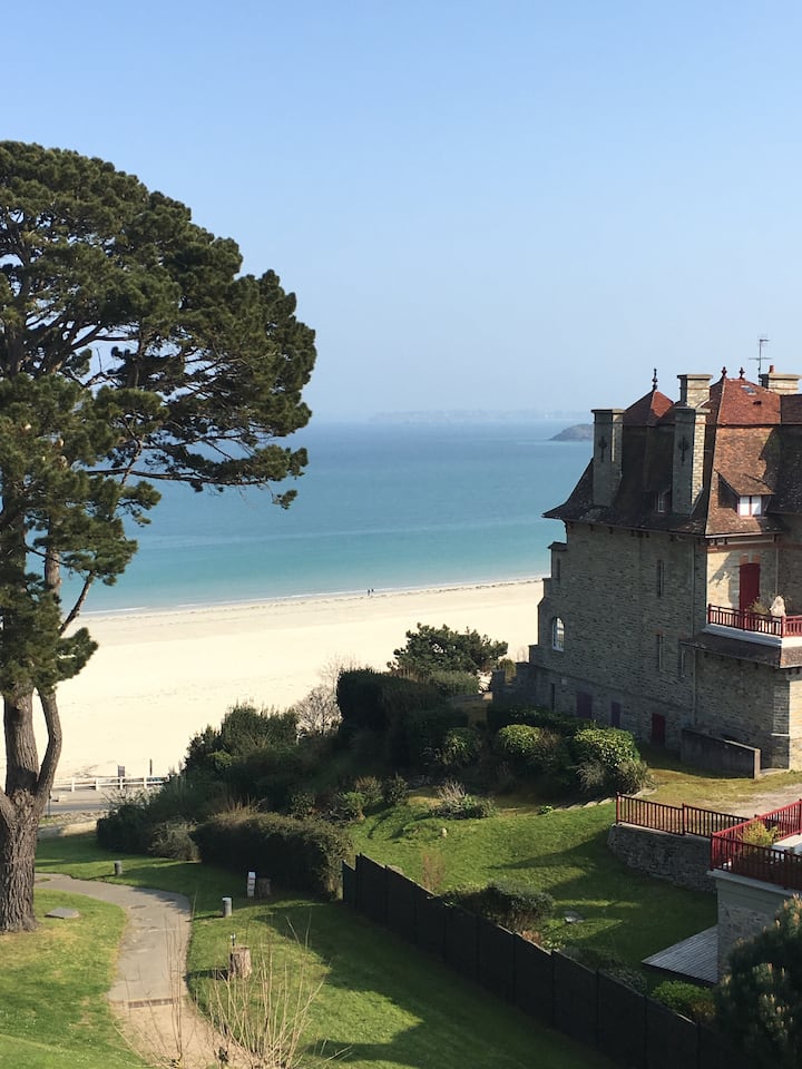 « Fantastique Vue Mer Plage 50 M
Lit Queen
Wifi - Saint-Cast-le-Guildo