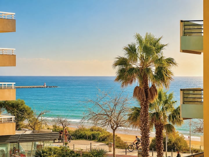 Prime Beachfront Living | Ocean View Balcony - Carvoeiro