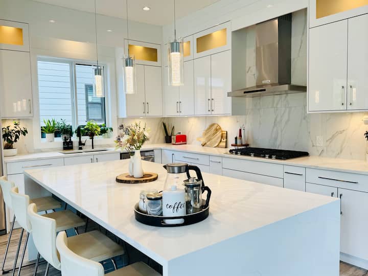 Summit Retreat & Spa [Hot Tub, Sauna, Cold Plunge] - Squamish