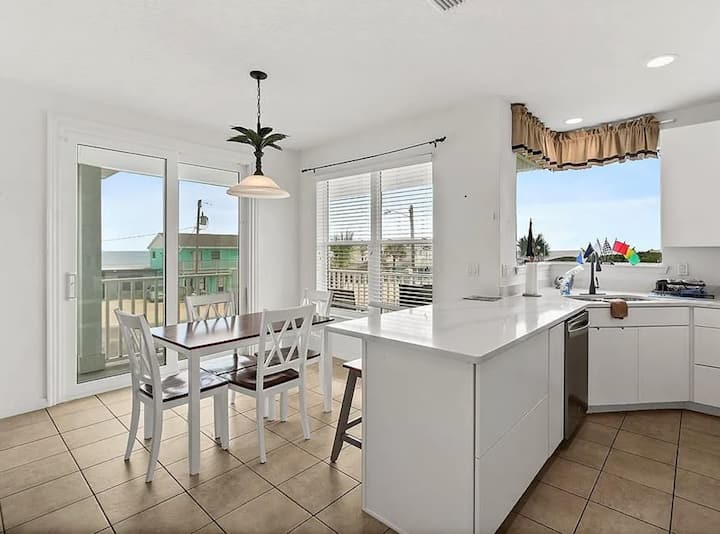 Spacious Flagler Beach Getaway - Flagler Beach, FL