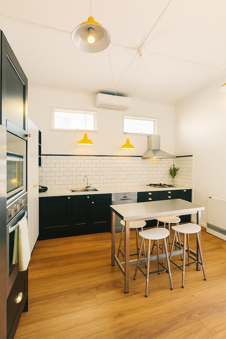 Heaven On Lemon. 3 Bed Home With Parking! - Mildura