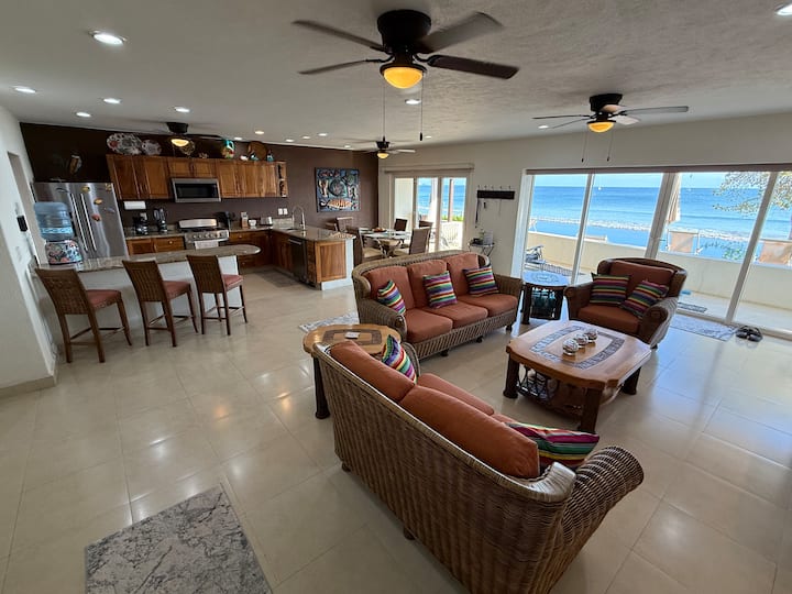 Beachfront Condo — Pool + Hot Tub — Sleeps 6 - Punta Mita