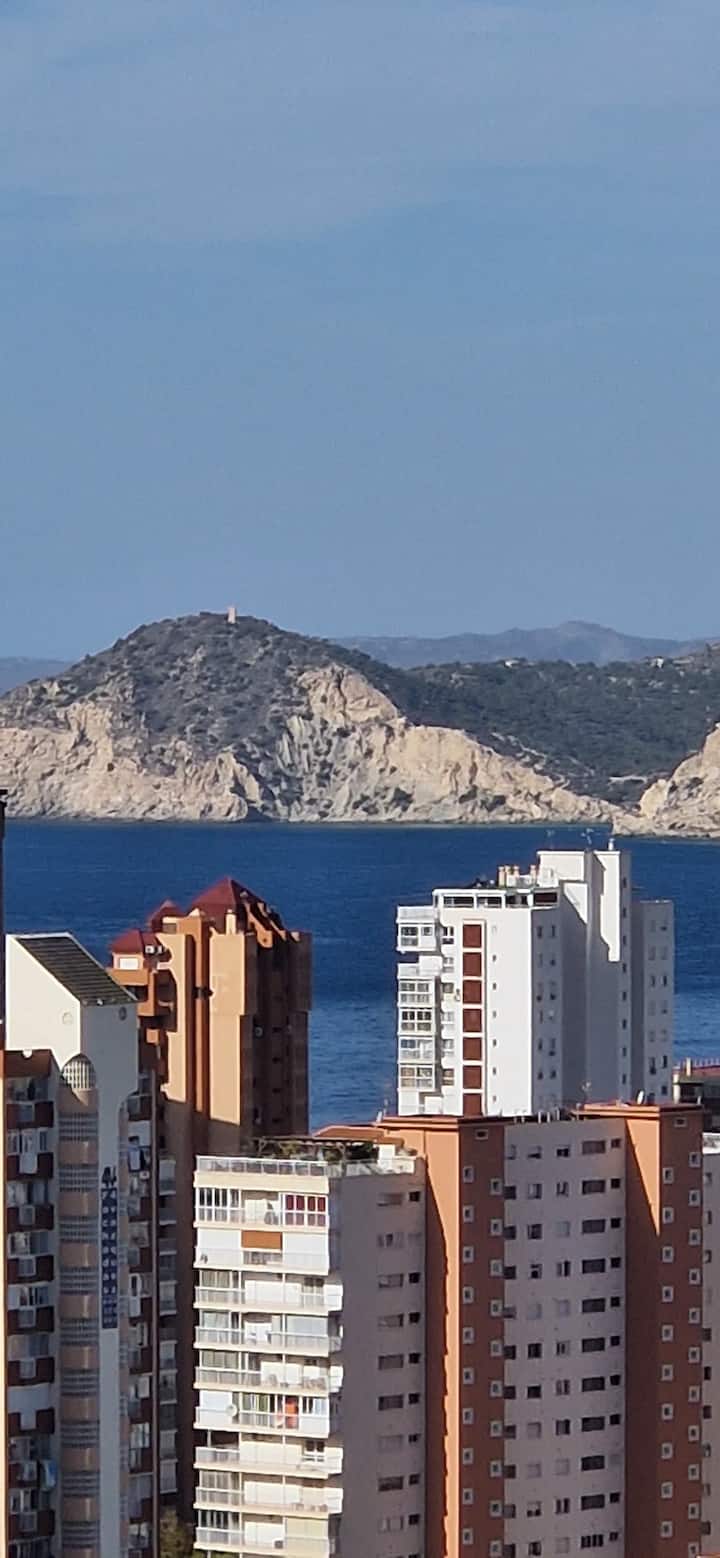 Bonito Apartamento Con Vistas A Benidorm Y El Mar. - Benidorm