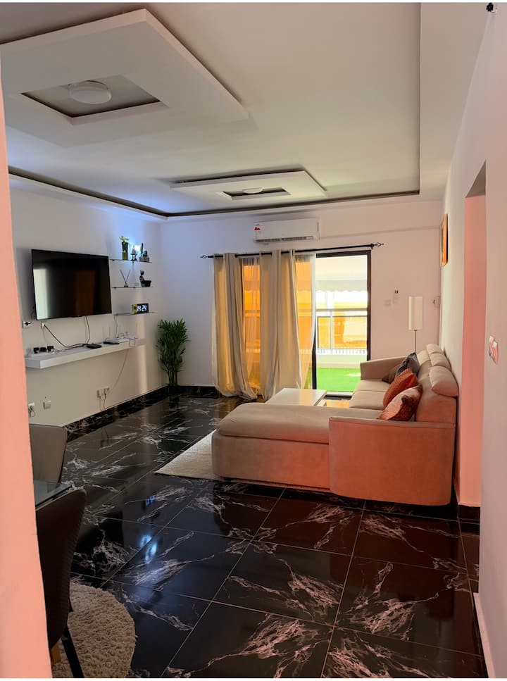 Appartement Luxueux Neuf Avec Balcon - Abidjan