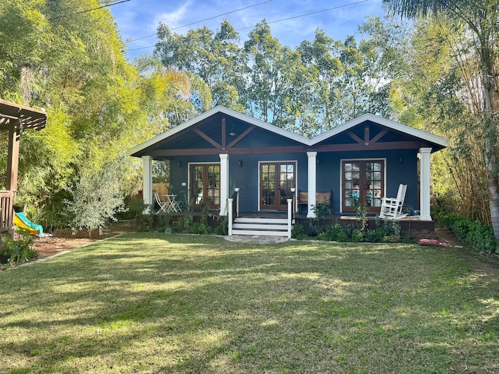 Beautiful 2 Bedroom Bungalow, Near Chapman U - Orange, CA