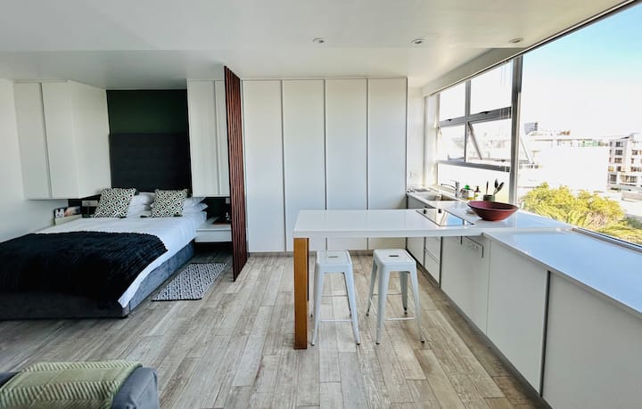 Sunshine Studio With Ocean View - Le Cap