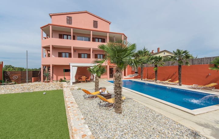 Urlaub Pur Auf 130m2, Pool & Garten Privat - Peroj
