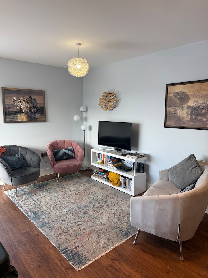 Modern Christchurch Apartment | Balcony + Parking - Southbourne