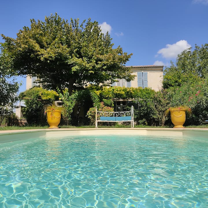 Les Glycines En Provence Gîte 4 à 6 Personnes - Bouches-du-Rhône