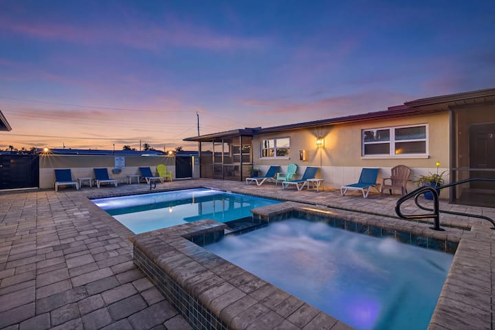 Flamingo Suite - Tudor Beach Resort - Heated Pool - Cape Coral, FL