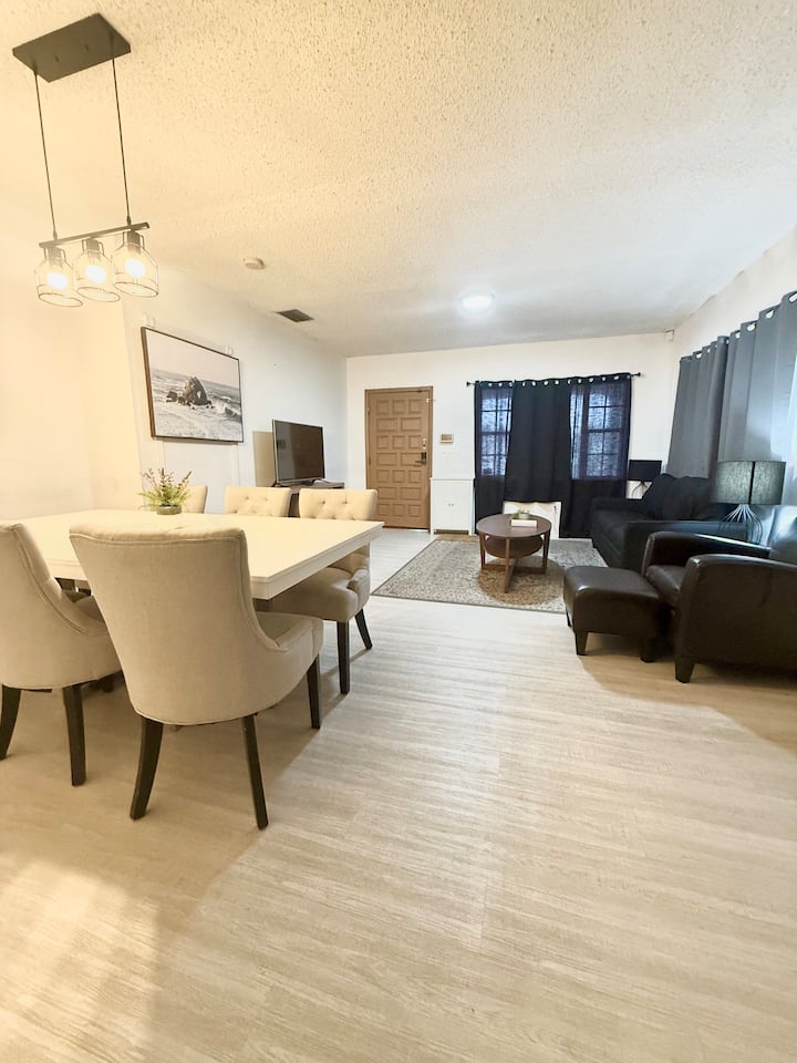 Spacious Centralize Cozy House Near Mia Airport - Doral, FL