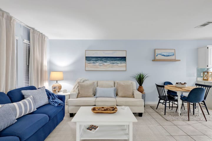 Just Remodeled! Walk To Hangout! Beachside! - Gulf Shores, AL