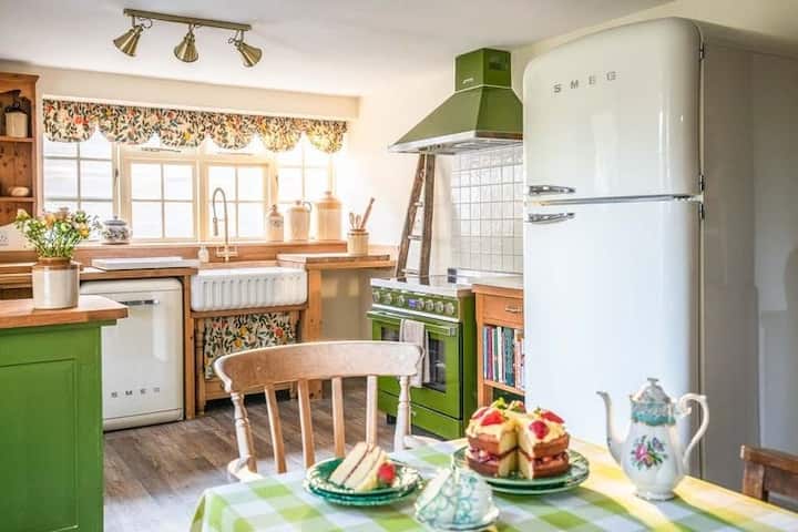 The Stables – Country Retreat With Wild Swimming - Chard