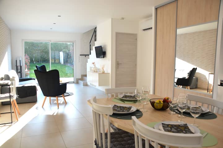 Le Val Adam, Maison Neuve Au Calme/ Parking Privé - Compiègne