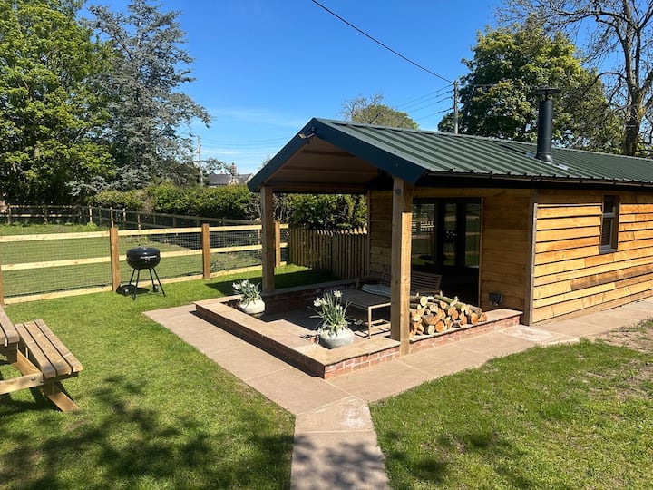 The Nest (+ Pub) - Tarporley