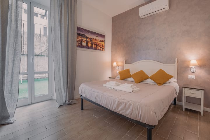 Beautiful Apartment With Garden - Rome