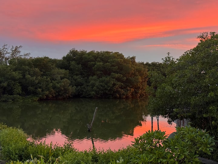 Spacious 2 Story Flat In The Hotel Zone - Cancún