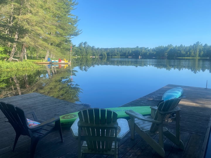 Palette Lake Lodge - Secluded Waterfront Cottage - Huntsville