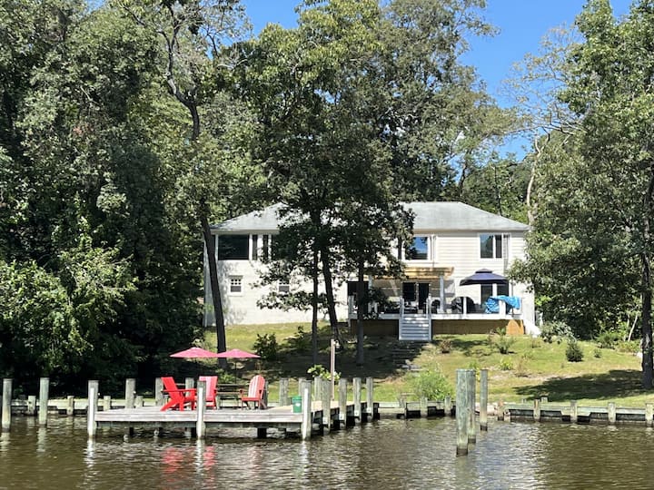 Waterfront 5 Bedroom Home Close To Annapolis - Arnold, MD