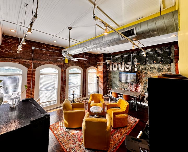 Downtown Jonesboro. Main Street Loft - Jonesboro, AR