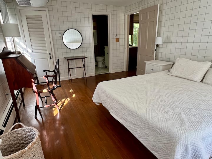 Private Cozy Suite, 0 Fees, Pets Welcome, Ev Plug - West Hartford, CT