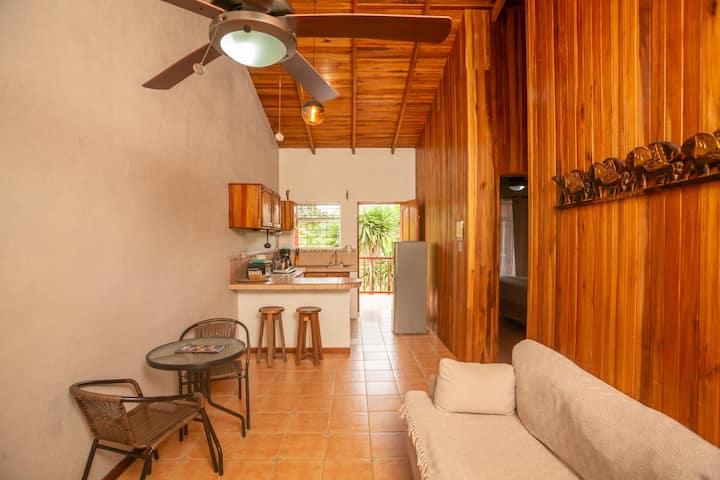 Cozy Home · Balcony, Walk To Lake & Fiber Wifi - Costa Rica