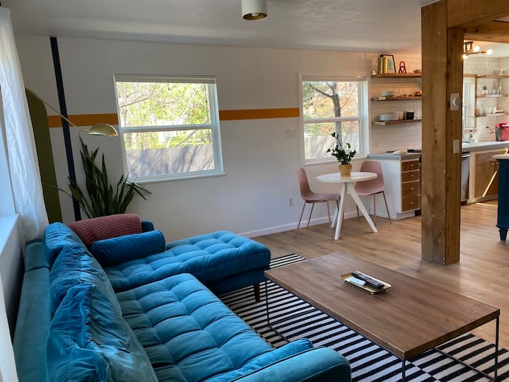 Bright Private Studio W/ Great Outdoor Space - Texas